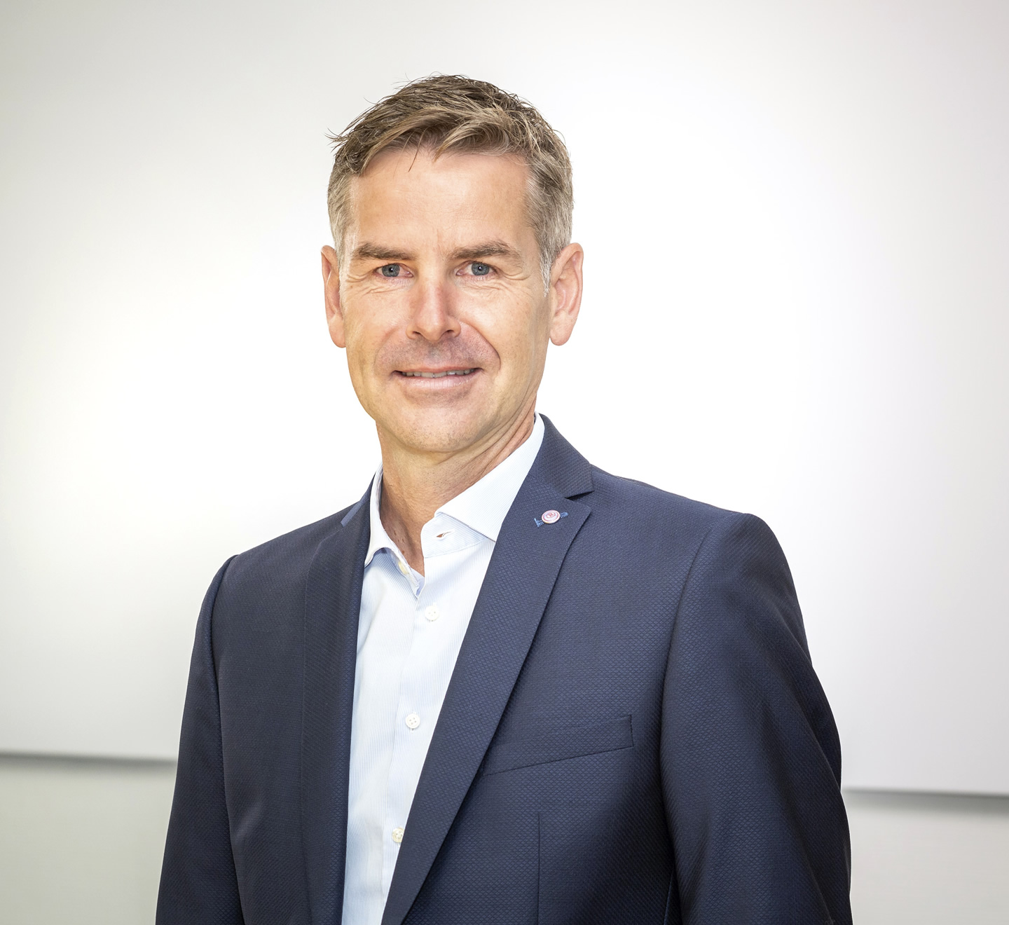 über die Umgestaltung des Bereichs "Am Kriegerdenkmal" in Piesenhausen ...